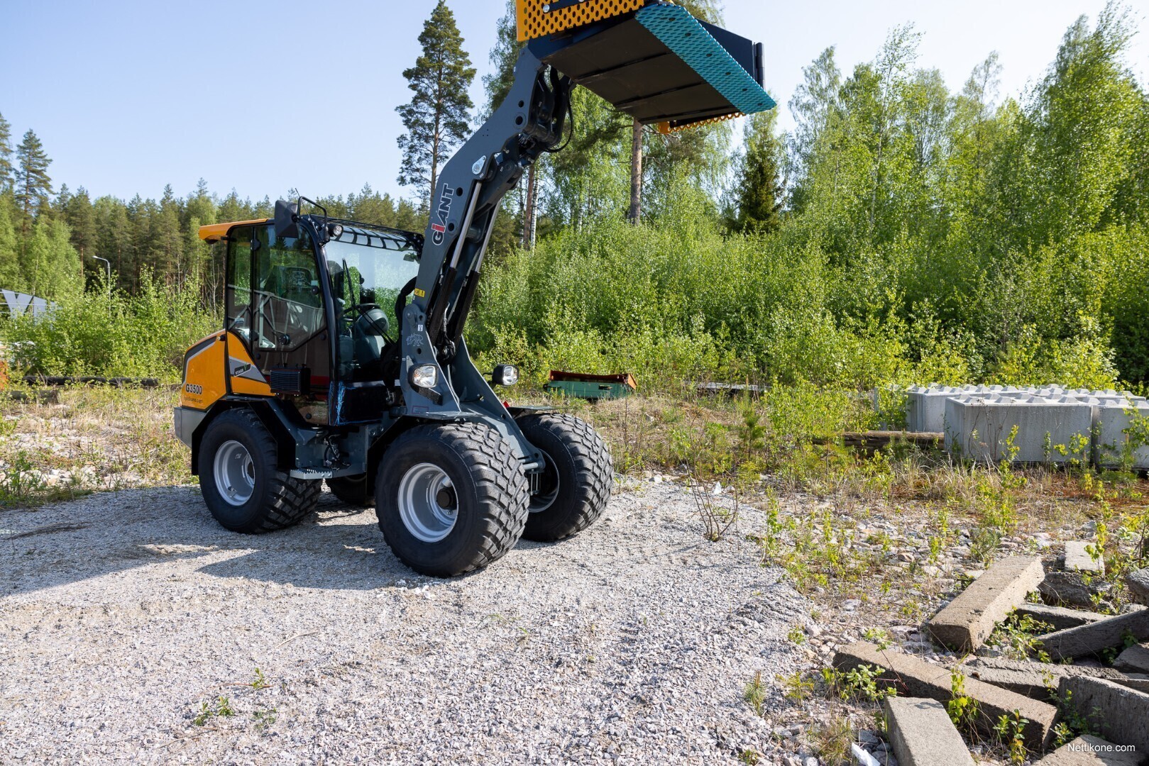 Giant G3500 HUIPPU VARUSTEILLA kuormaajat, 2023 - Nettikone